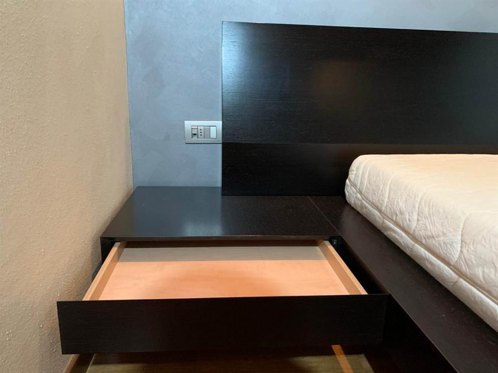 Letto Matrimoniale, color wengè, in legno - Lecco - Lombardia