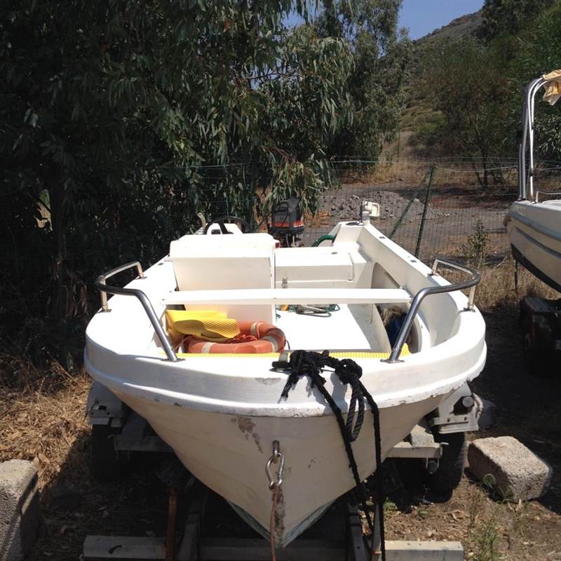 LANCETTA CON MOTORE - ISOLE EOLIE in provincia di Messina
