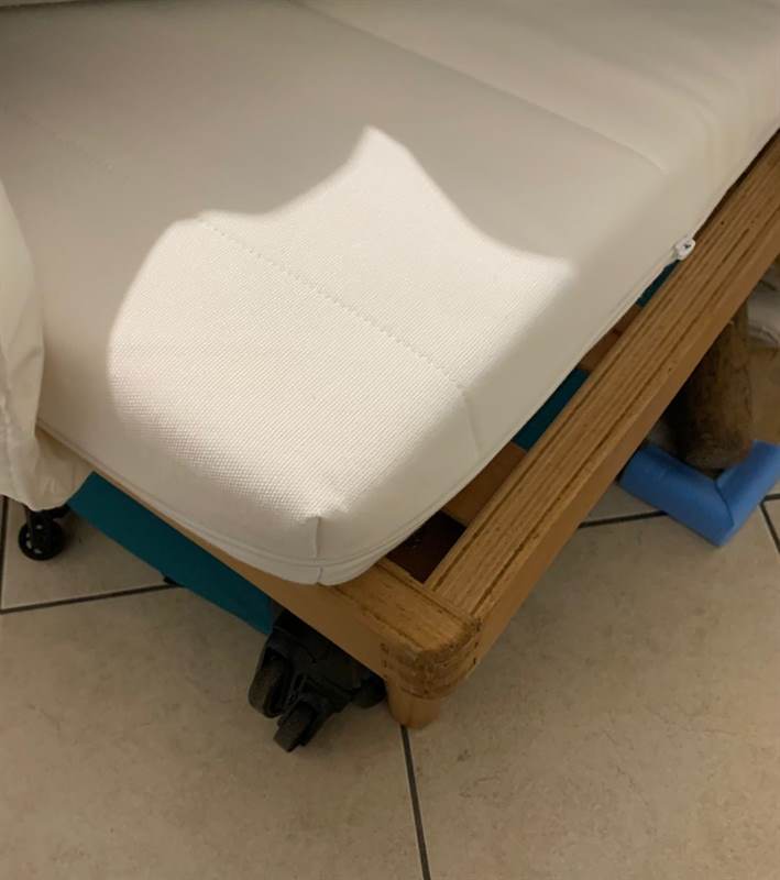 Letto a doghe e materasso Ikea in schiuma, in legno - Torino