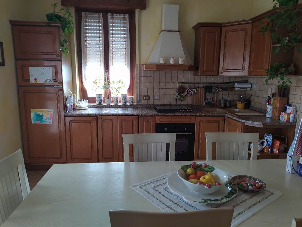 Cucina in rovere, completa di elettrodomestici - Brescia - Lombardia