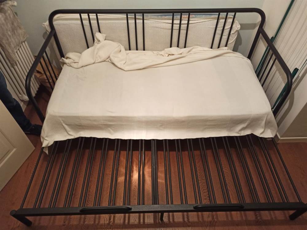 Divano letto IKEA FYRESDAL apribile con materassi, ottimo stato - Genova