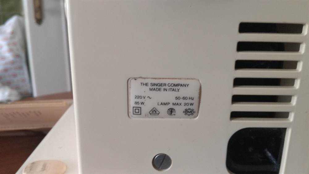 Macchina da cucire elettrica Singer 378 - Torino