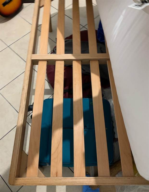 Letto a doghe e materasso Ikea in schiuma, in legno - Torino