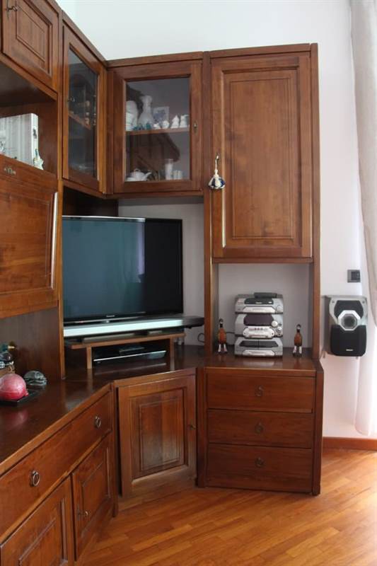 Mobile ad angolo in legno massello - Genova - Liguria