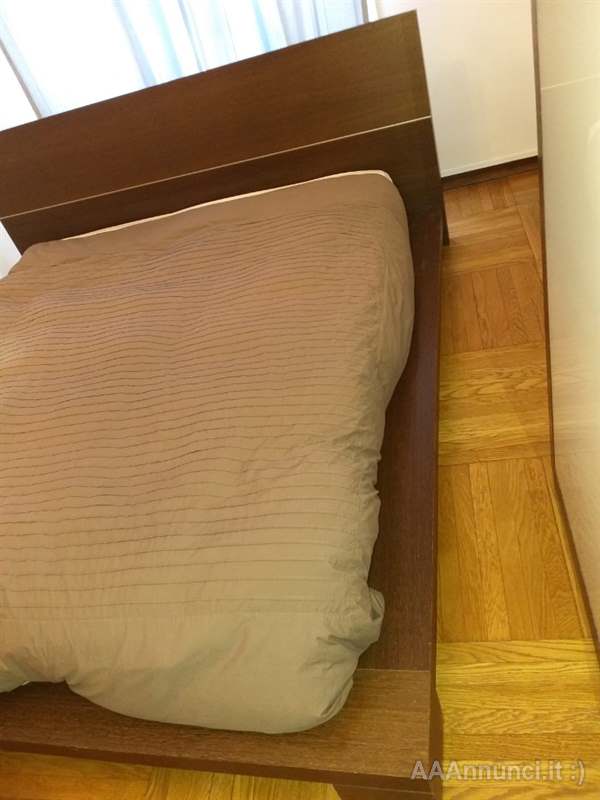 Letto matrimoniale wengè, in legno, ottimo stato - Milano - Lombardia